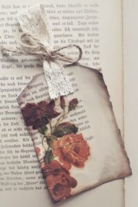 31 Gorgeous Book Page Crafts Ideas