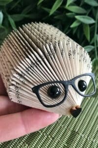 31 Gorgeous Book Page Crafts Ideas