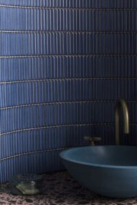33 Timeless Blue Tile Bathroom Ideas