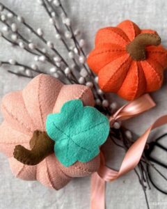12 Pumpkin Crafts For Thanksgiving That Dazzle Guests