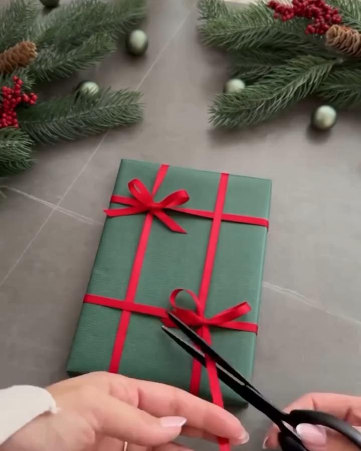 15 Elegant Christmas Gift Wrapping Ideas Crafters Adore